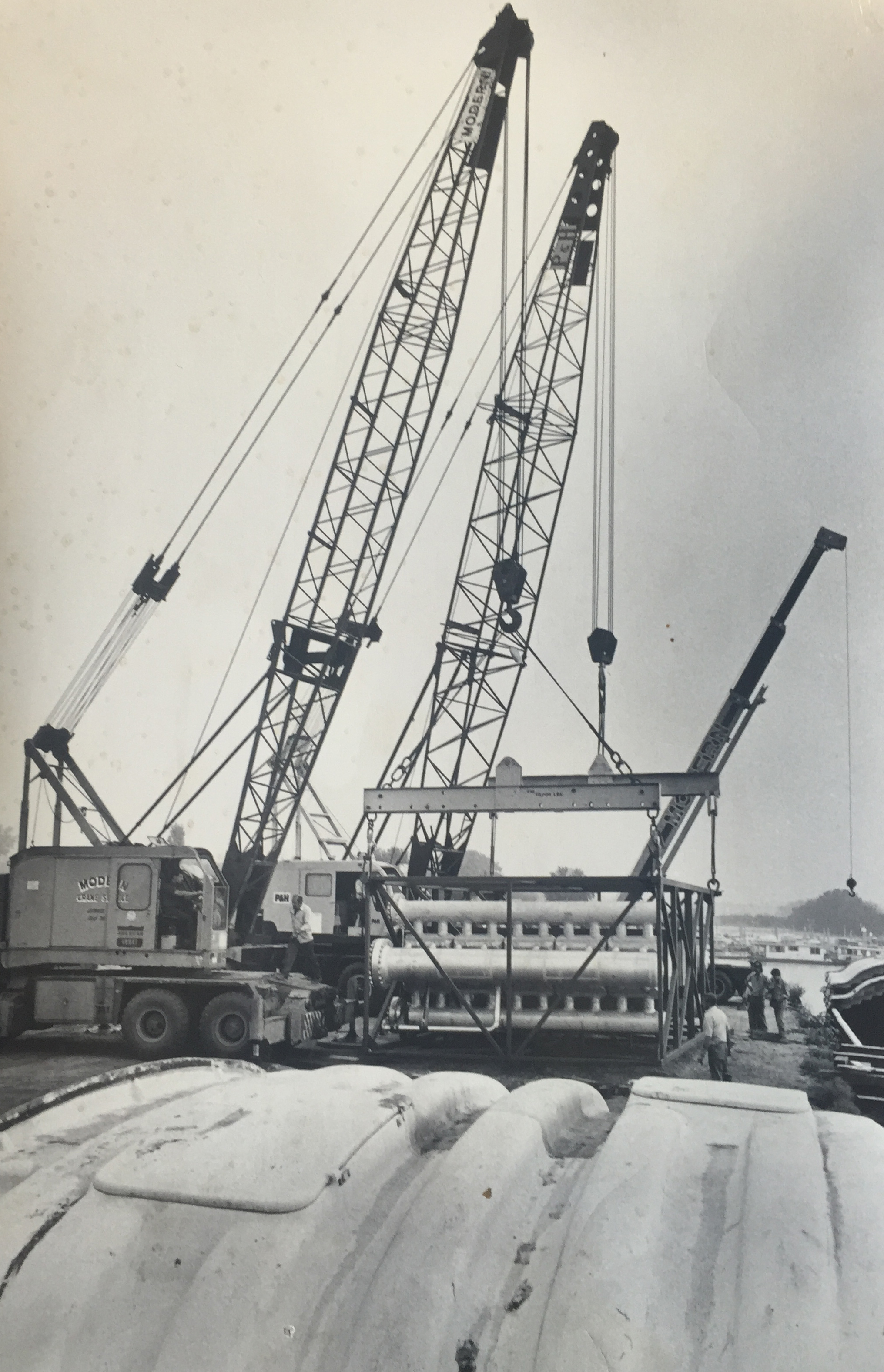 - MODERN CRANE SERVICE, INC.