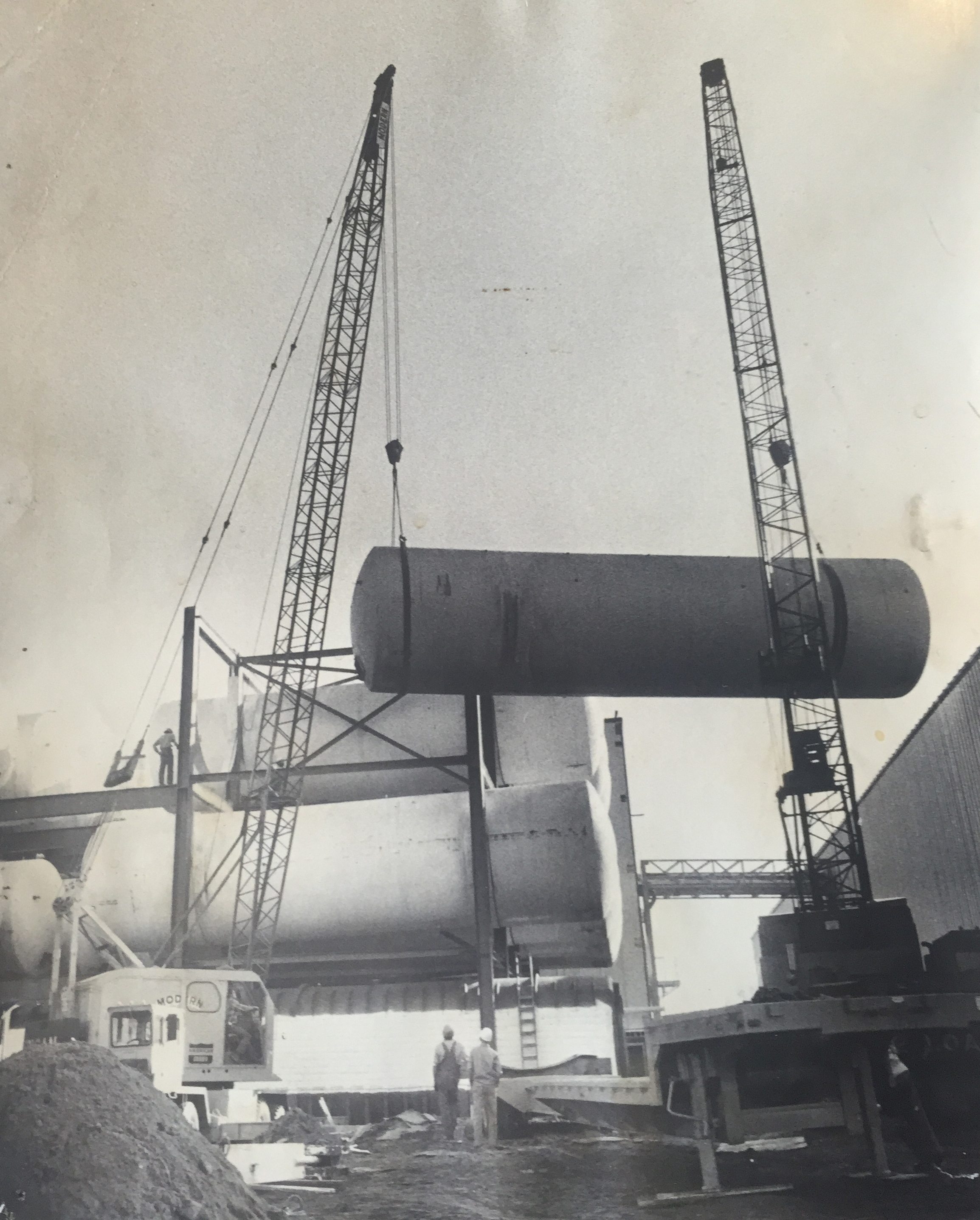 - MODERN CRANE SERVICE, INC.
